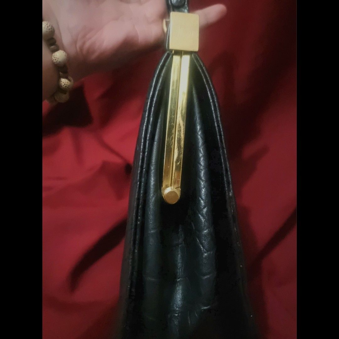 Structured Crocodile Embossed Push and Pull Lock Baguette/Hand Bag ...
