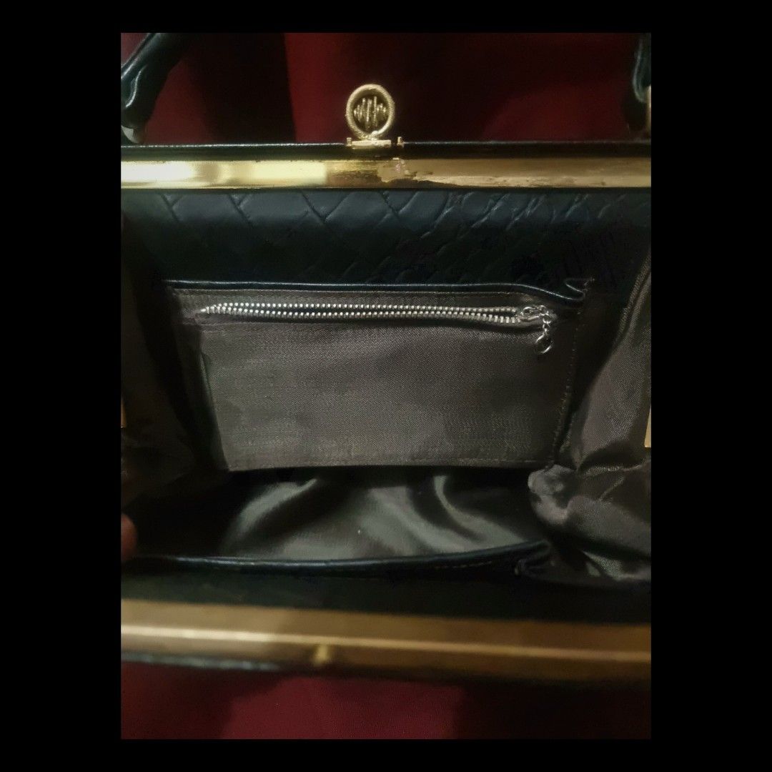 Structured Crocodile Embossed Push and Pull Lock Baguette/Hand Bag ...