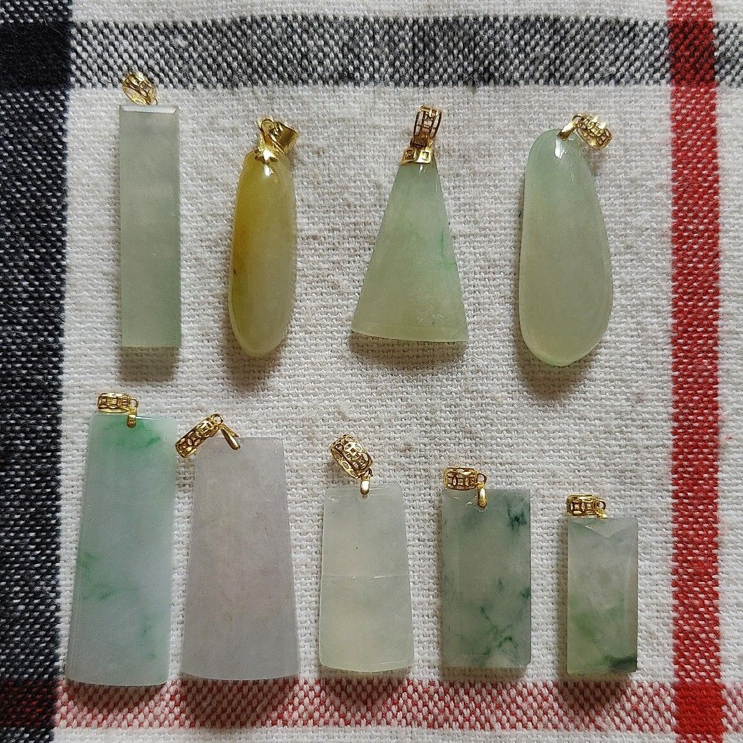 Type A Burmese Jade Jadeite Pendant 18k Gold, Women's Fashion, Jewelry ...