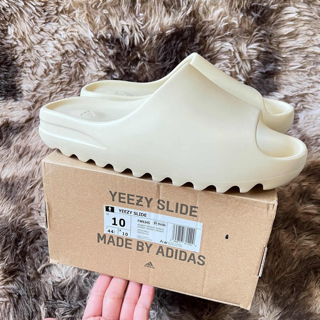 US10 Yz Slide, Men's Fashion, Footwear, Flipflops and Slides on Carousell