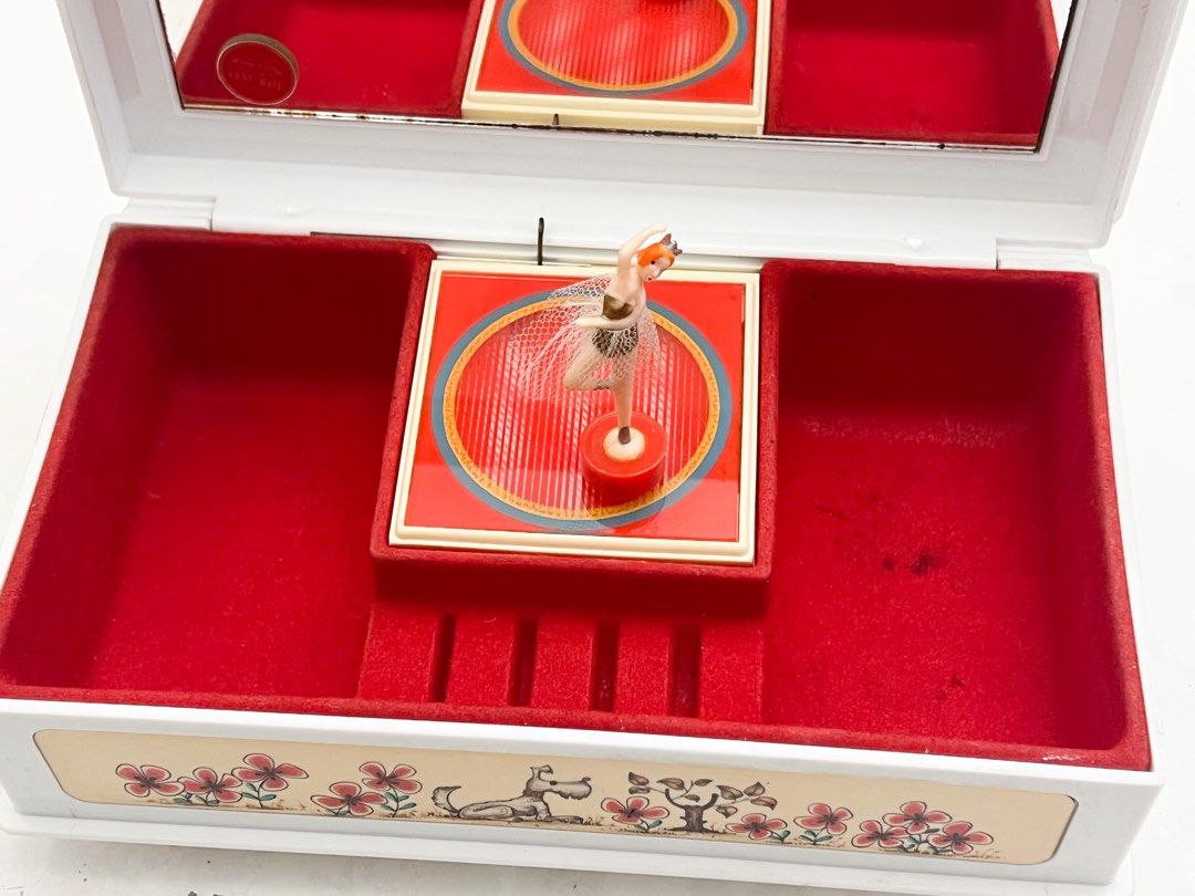 出售⚡八十年代 懷舊 Lady Mate音樂盒, 興趣及遊戲, 收藏品及紀念品, 古董收藏 - Carousell