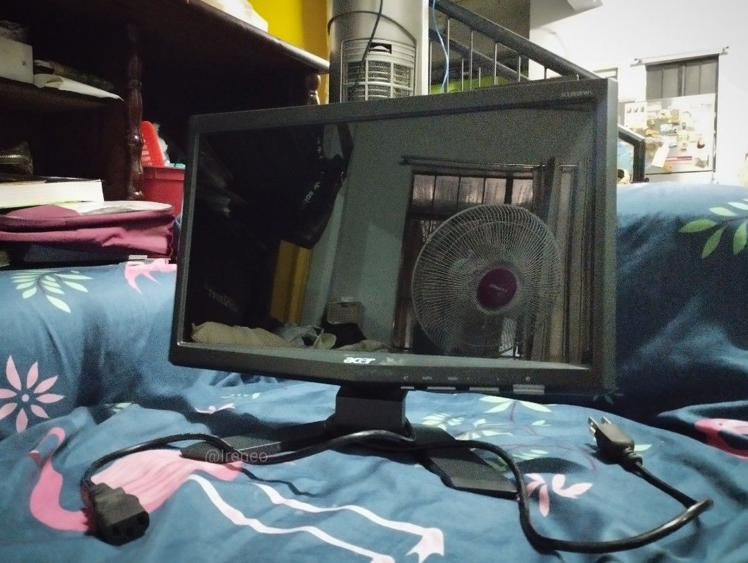 Acer 15.6-inch Widescreen LED Monitor, Computers & Tech, Parts ...