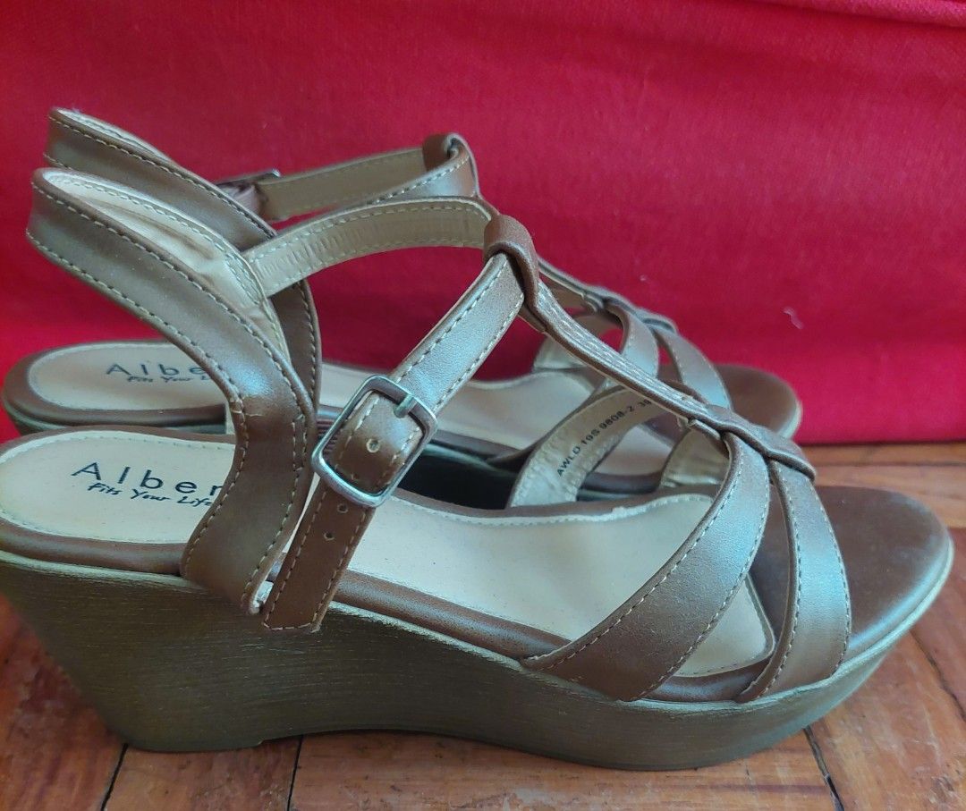 Alberto Sandals, Women's Fashion, Footwear, Flats & Sandals on Carousell