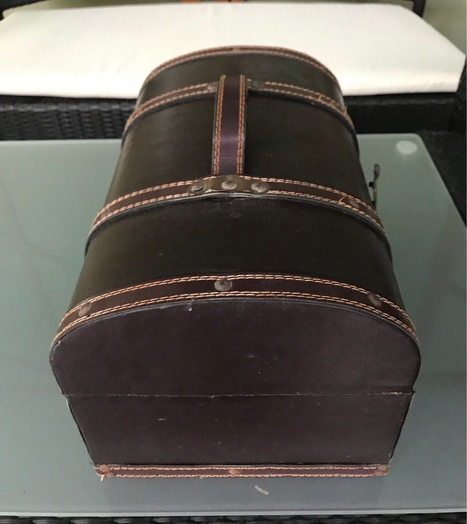 Antique looking handy bag, Luxury, Bags & Wallets on Carousell