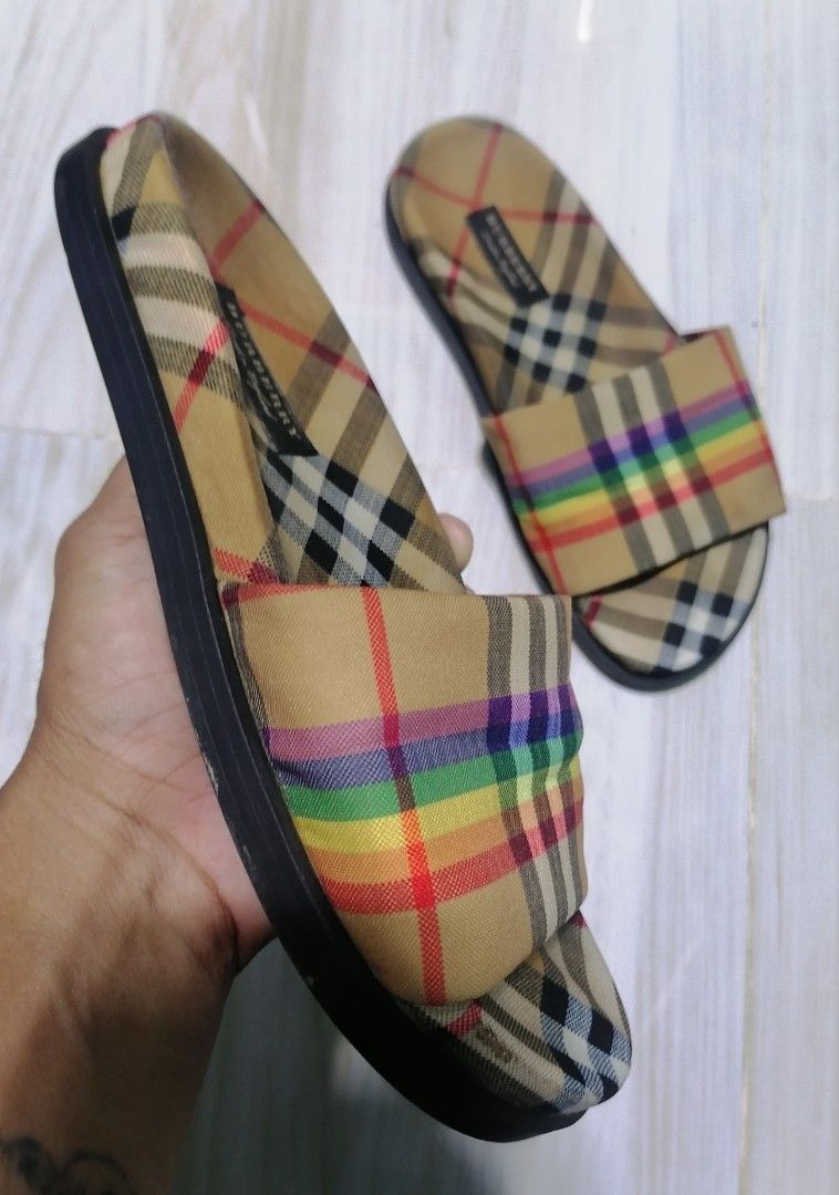 Burberry slides, Women's Fashion, Footwear, Slippers and slides on ...