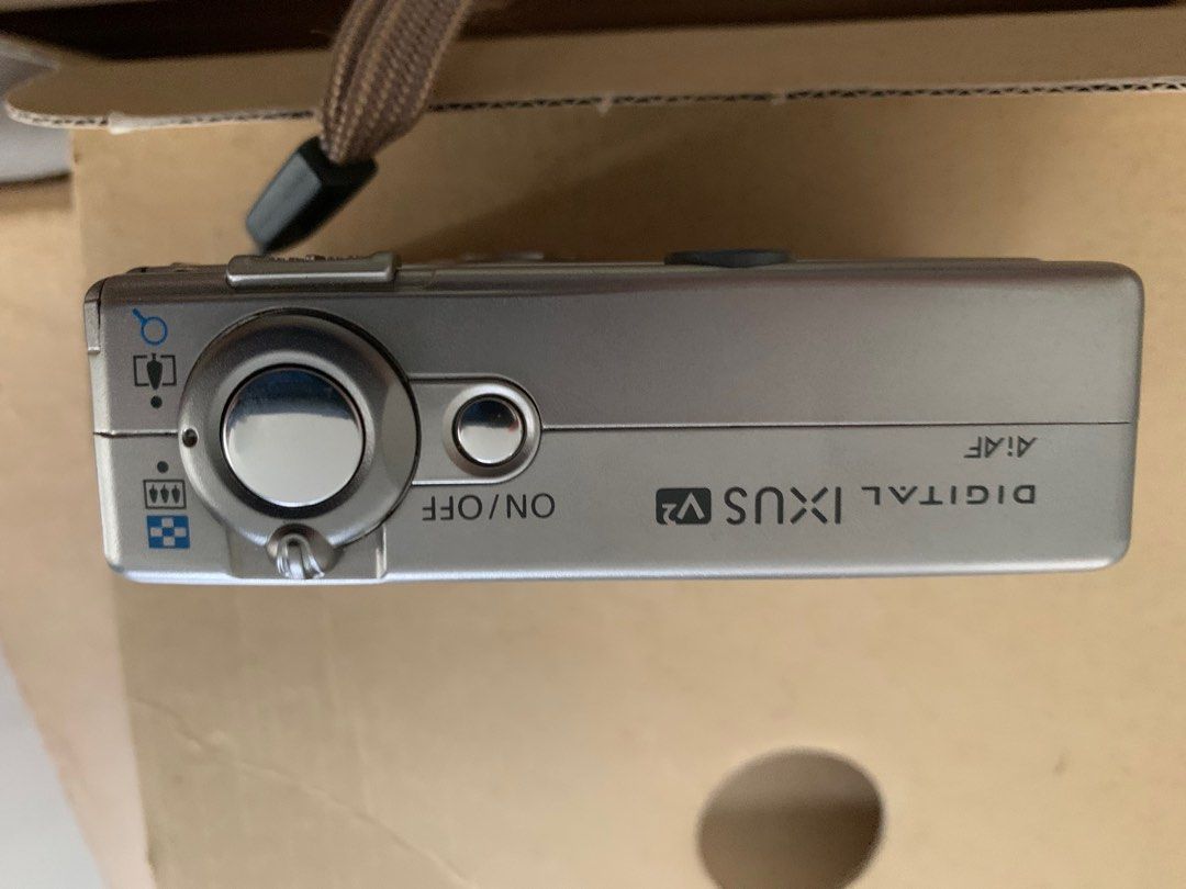 Canon IXUS V2 (collectors item), Photography, Cameras on Carousell