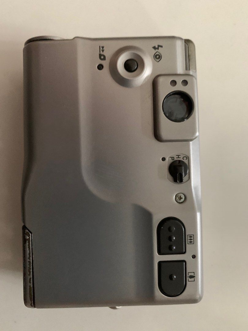 Canon IXUS V2 (collectors item), Photography, Cameras on Carousell