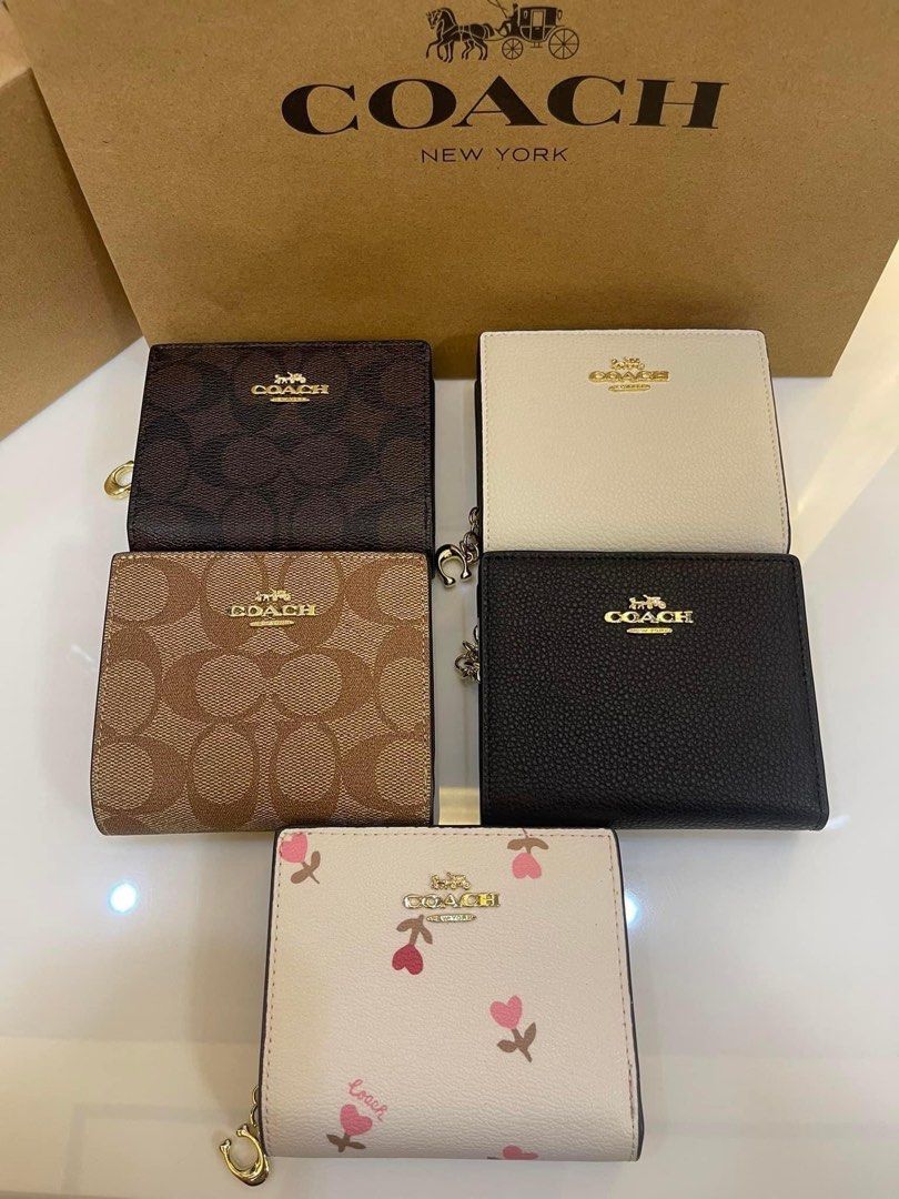 Coach Bifold, Women's Fashion, Bags & Wallets, Wallets & Card holders ...