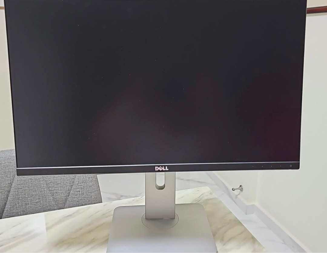 Dell 24 inch monitor, Computers & Tech, Desktops on Carousell