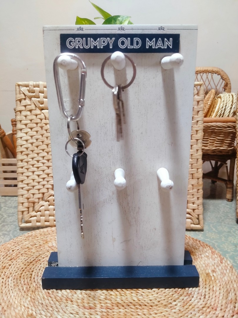 Farmhouse Wooden Keyholder stand on Carousell