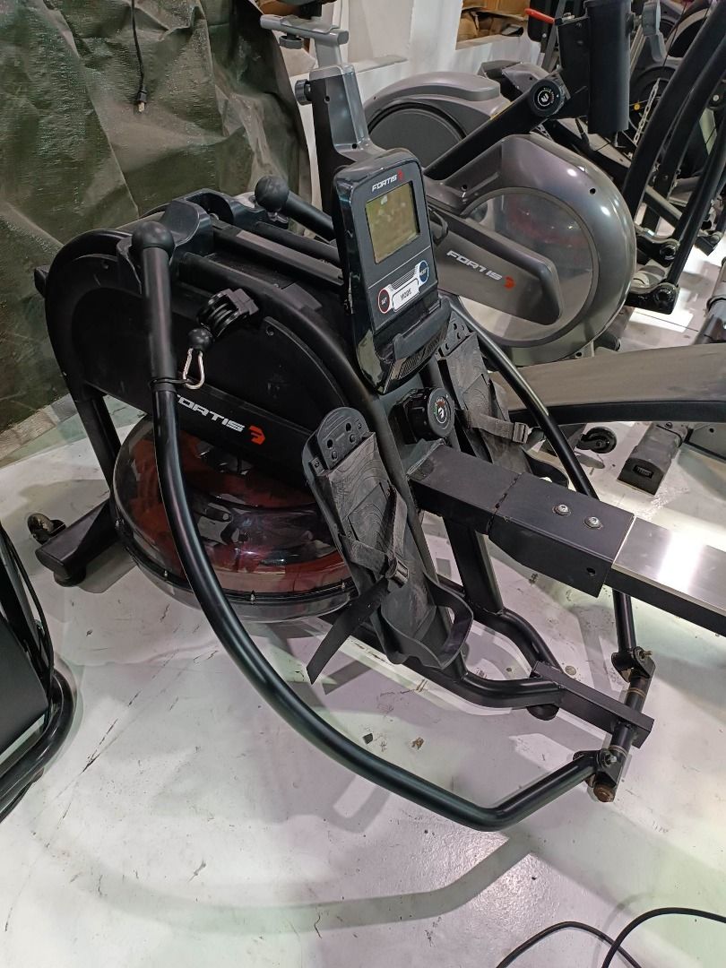 Fortis Water Resistance Full-Motion Rowing Machine (MR-600), Sports ...