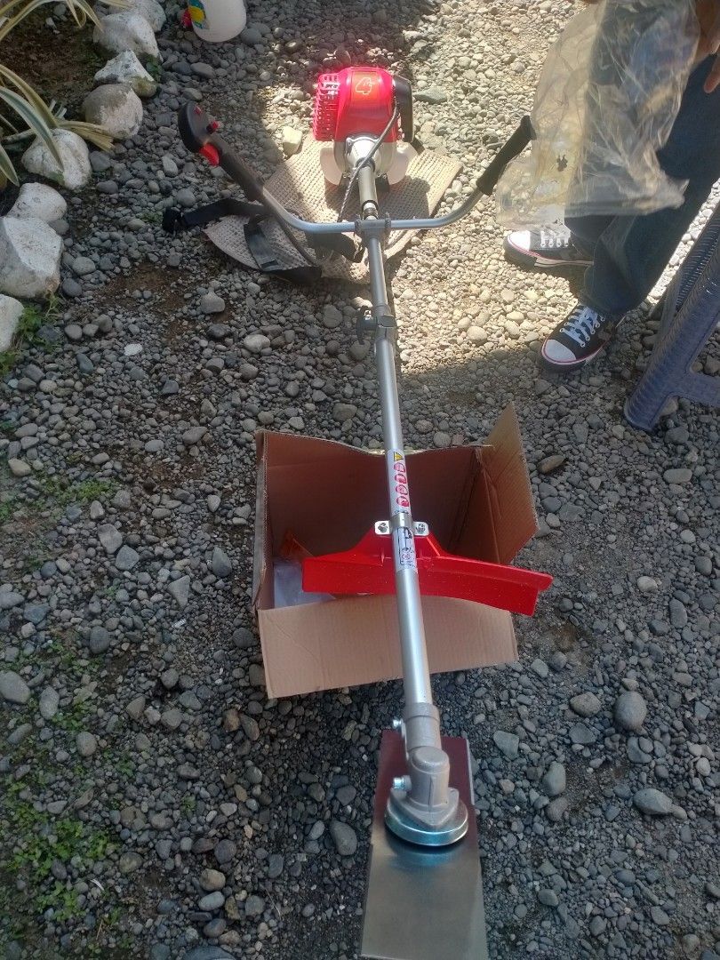 Grass cutter 4 stroke with free tansi heavy duty 45cc, Commercial ...