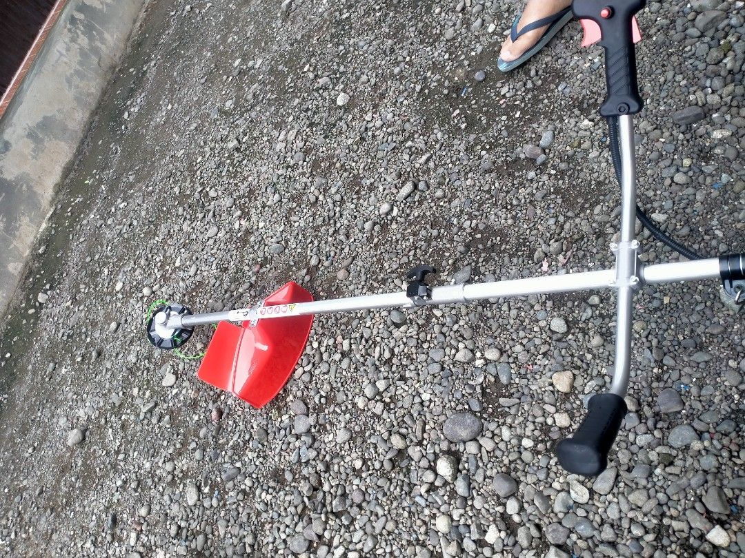 Grass cutter 4 stroke with free tansi heavy duty 45cc, Commercial ...
