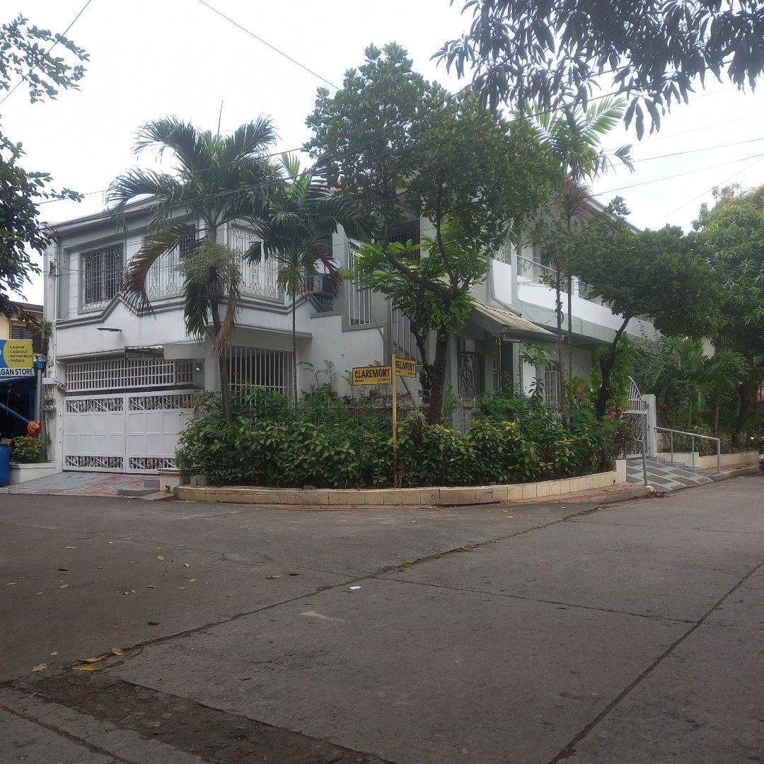 House and lot with paupahan on Carousell