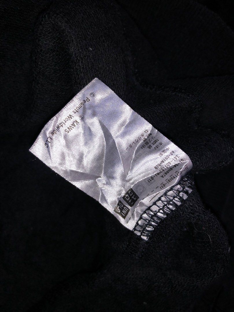 Kaws x peanuts x uniqlo on Carousell