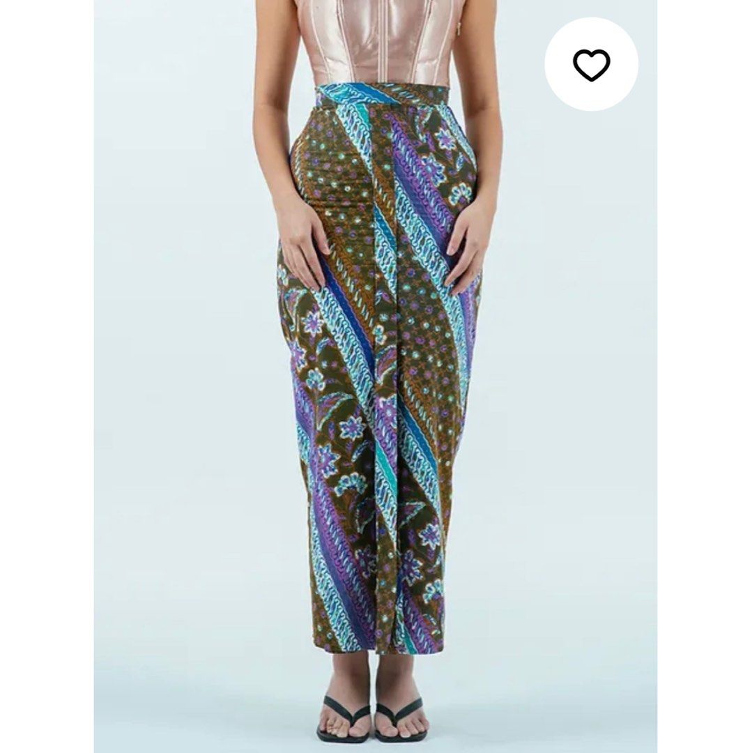 Kebaya Wirda Lestari Royal Blue Set, Women's Fashion, Muslimah Fashion ...