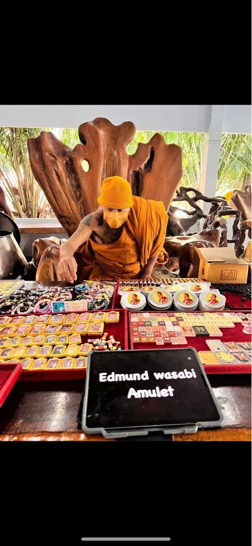 Kruba Krissana metta barmee Butterfly, Hobbies & Toys, Memorabilia ...