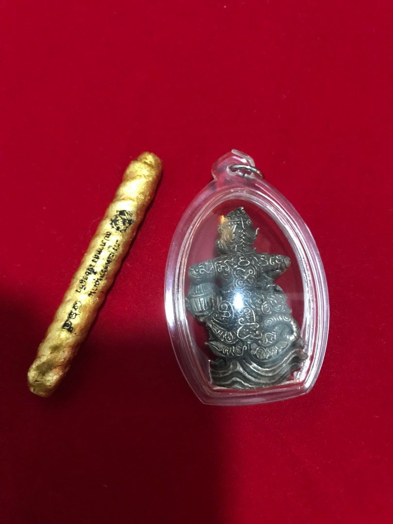 Lp Kalong Hanuman and Takrut Kro Phet Hanuman Diamond Armor, Hobbies ...