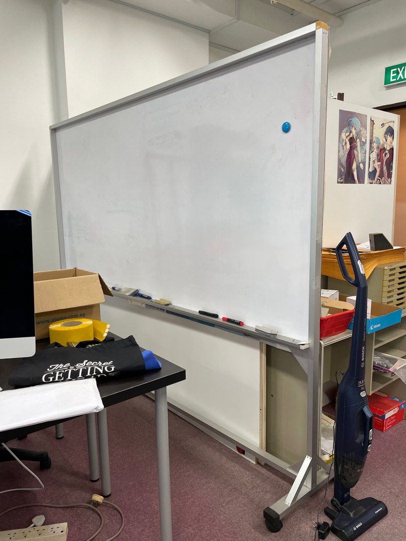 Movable white board, Hobbies & Toys, Stationery & Craft, Other ...