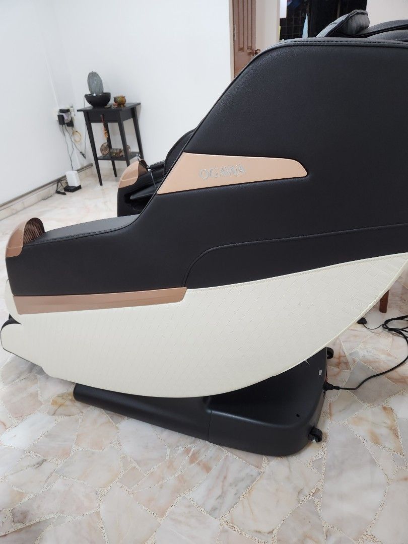 OGAWA SMART JAZZ MASSAGE CHAIR, Furniture & Home Living, Furniture ...