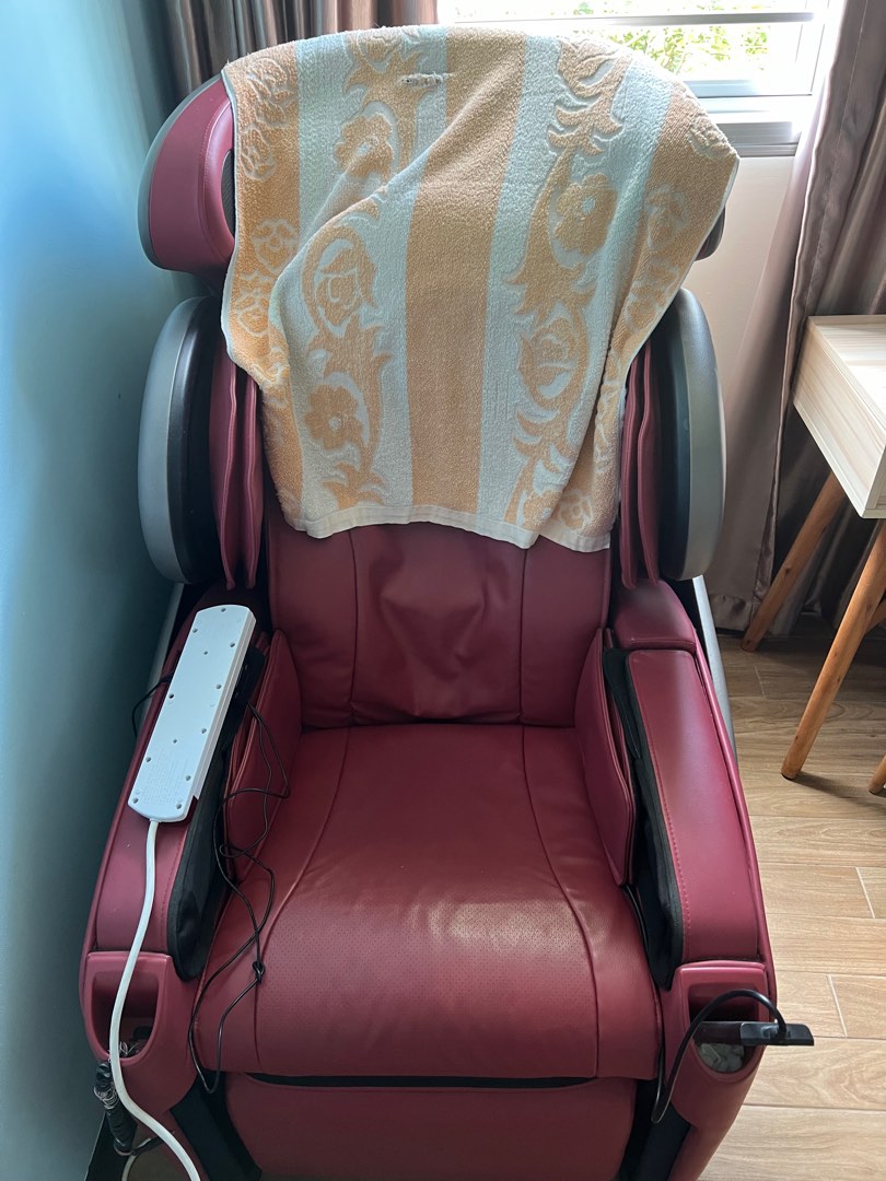 Osim Massage Chair, Health & Nutrition, Massage Devices on Carousell