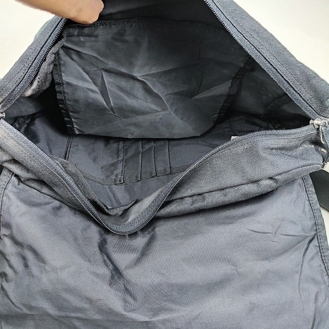 QUICKSILVER SLING BAG, Fesyen Pria, Tas & Dompet , Tas Selempang di ...