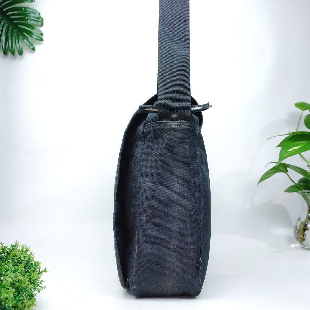 QUICKSILVER SLING BAG, Fesyen Pria, Tas & Dompet , Tas Selempang di ...