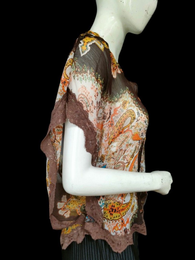 Sifon outer, Fesyen Wanita, Pakaian Wanita, Atasan di Carousell