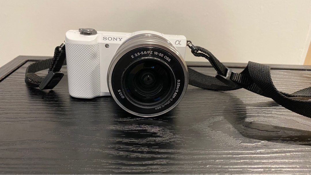 Sony Alpha a5000 Mirrorless Digital Camera with 16-50mm OSS Lens (White ...