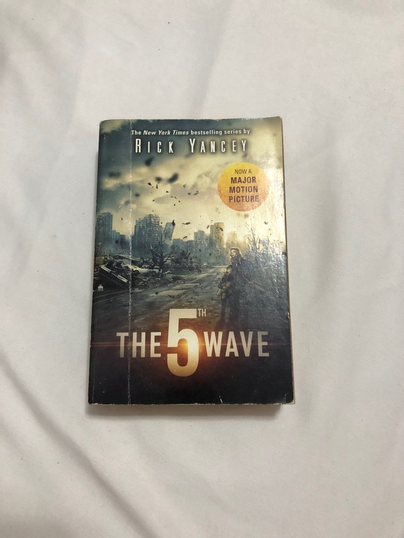 The 5th Wave by Rick Yancey on Carousell