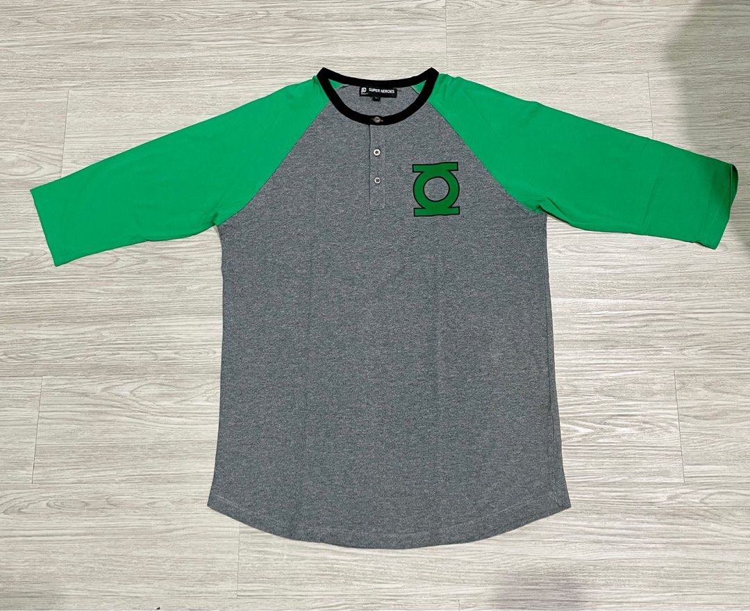 Tshirt Ben 10 DC Comics, Fesyen Pria, Pakaian , Atasan di Carousell