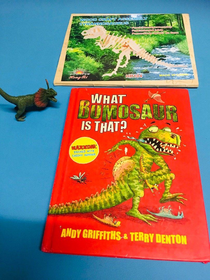 What Bumosaur Is That? Book Bundle with Dinosaur Woodcraft Assembly on ...