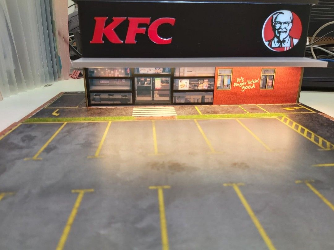 1/64 Lamborghini / Porsche / Apple Showroom / KFC / McDonald's ...