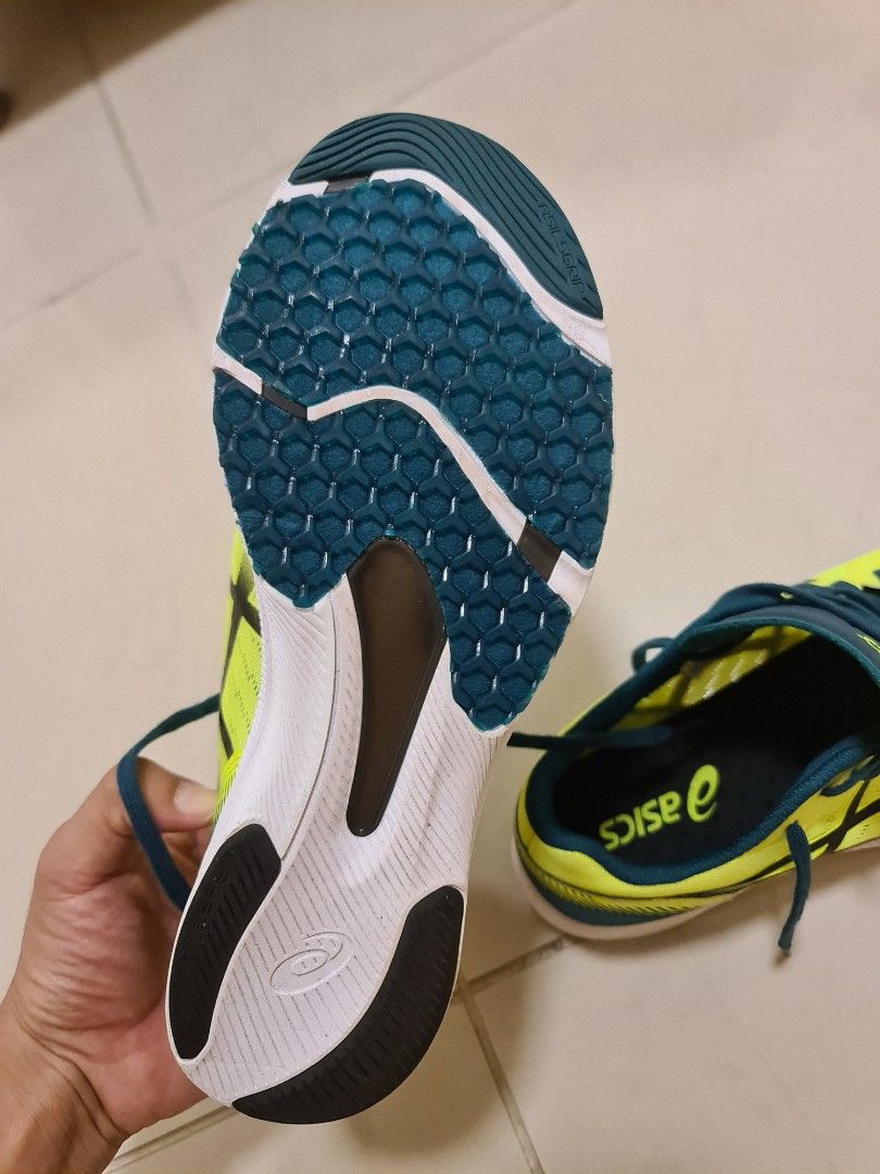 Asics running shoes, Men's Fashion, Footwear, Casual shoes on Carousell