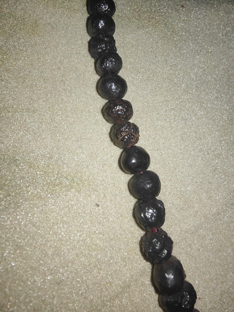 Besi leleh kalimantan, Announcements on Carousell