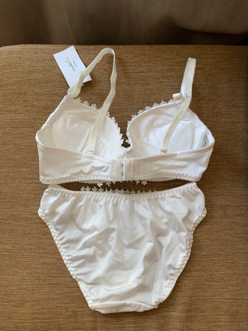 BNWT Bra Set In C70, Women's Fashion, New Undergarments & Loungewear on ...
