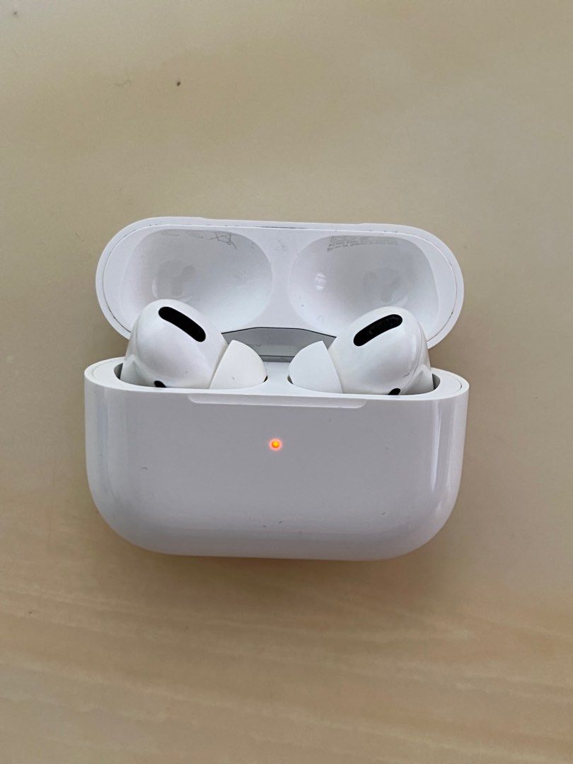 Broken AirPods Pro Gen 1, Audio, Earphones on Carousell