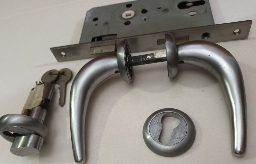 Complete Lock Set for Main Door w/Amlock keys, Furniture & Home Living ...