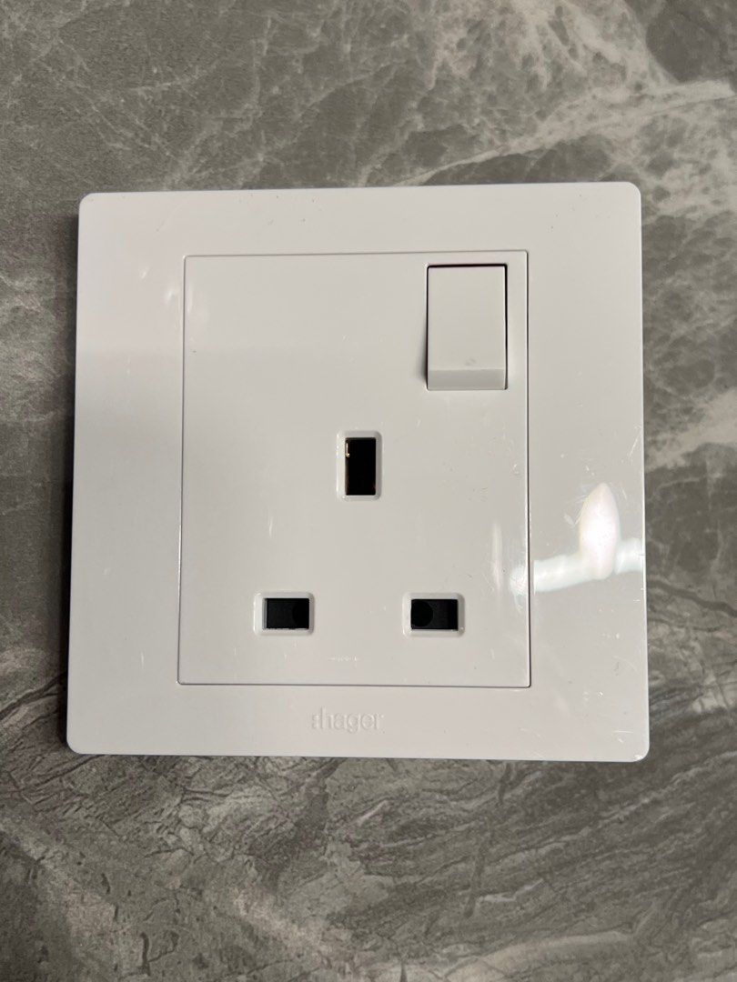 Flat pin switch socket, TV & Home Appliances, Electrical, Adaptors ...