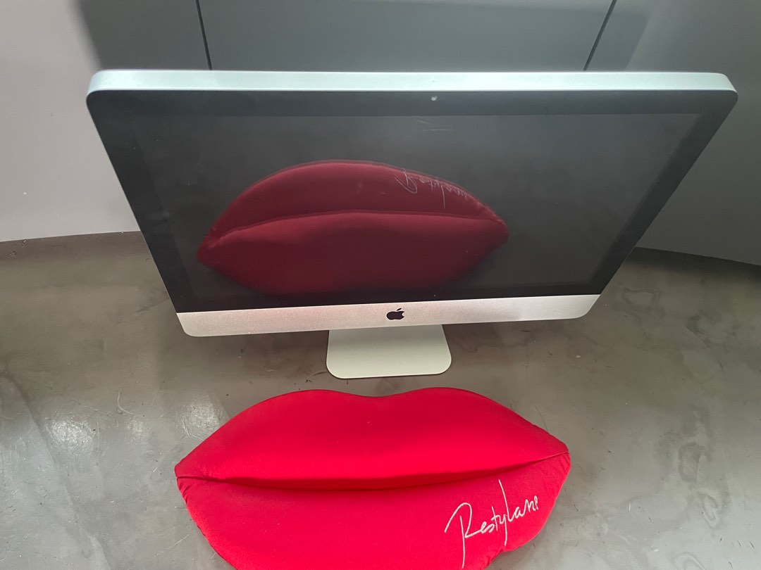 iMac - Large paper weight (not working anymore!), Computers & Tech ...