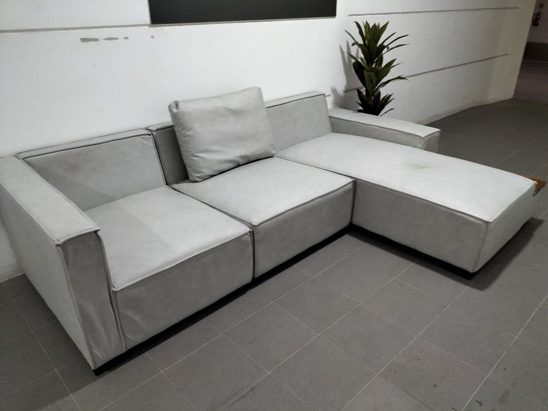 FIRE SALE PRIMO - LEDERA 3.5 L-Shaped Sofa in LIGHT GREY Leatheraire ...