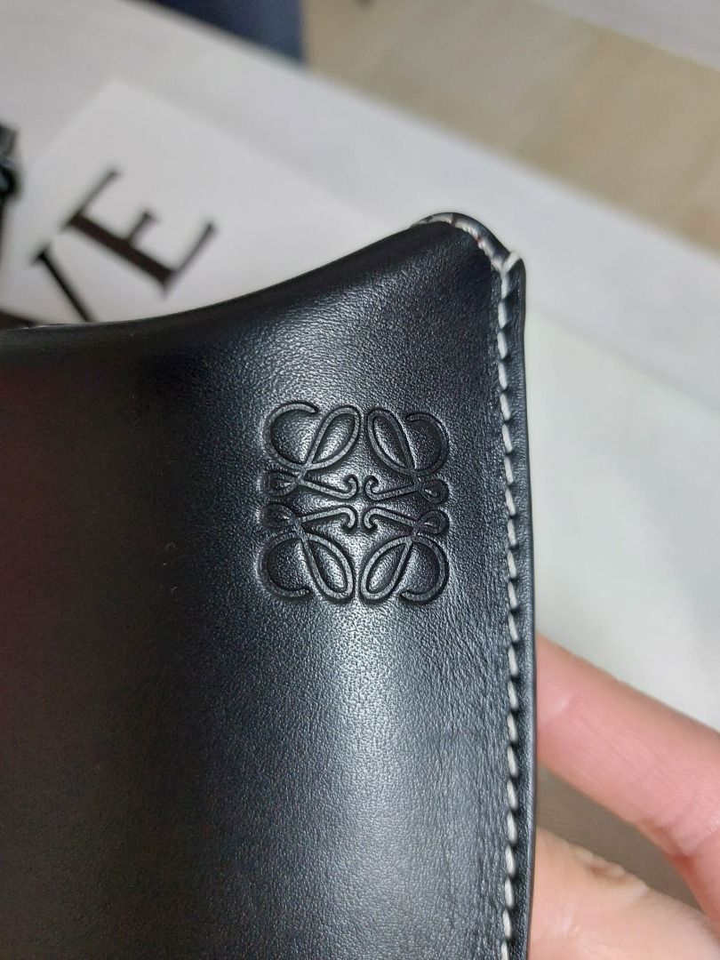 LOEWE Gate pocket in soft calfskin, 名牌, 手袋及銀包 - Carousell