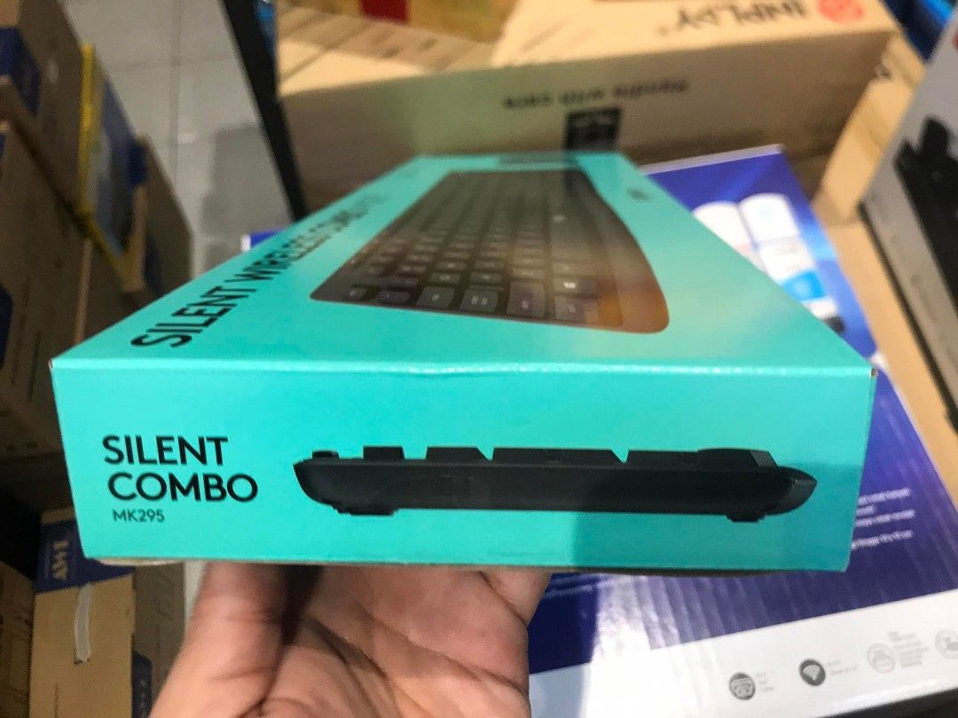 Logitech Mk295 Silent Wireless Keyboad And Mouse Combo Computers And Tech Parts And Accessories
