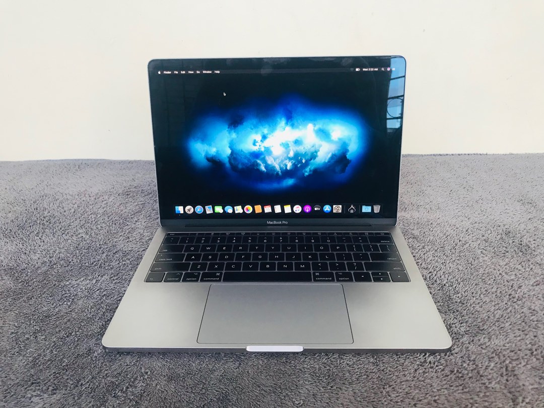 MacBook Pro (13-Inch, 2017, Two Thunderbolt 3 Ports)NonToucBar 16 GB ...