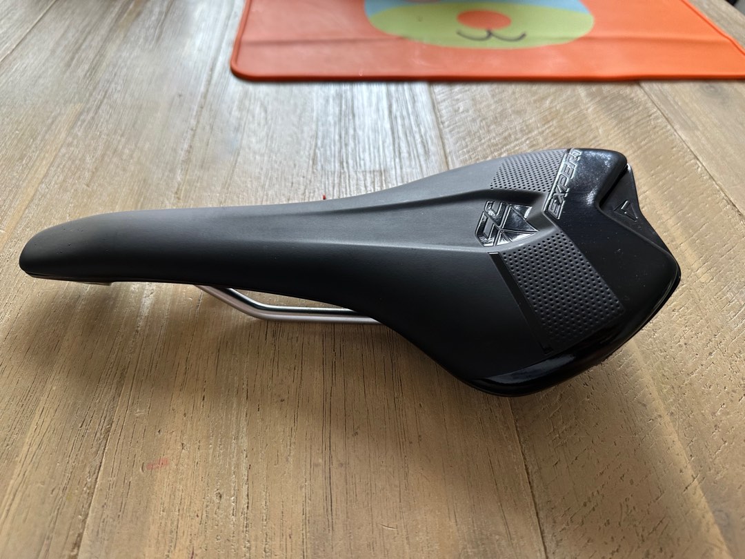 Merida Expert CC Race Saddle, Sports Equipment, Bicycles & Parts, Parts ...