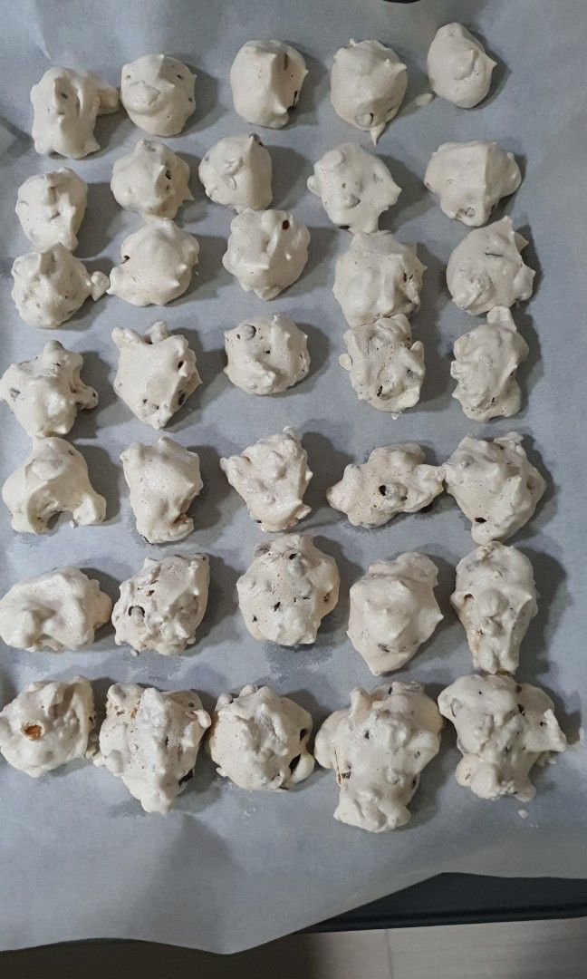 Meringue Chocolate Cornflakes, Food & Drinks, Homemade Bakes on Carousell