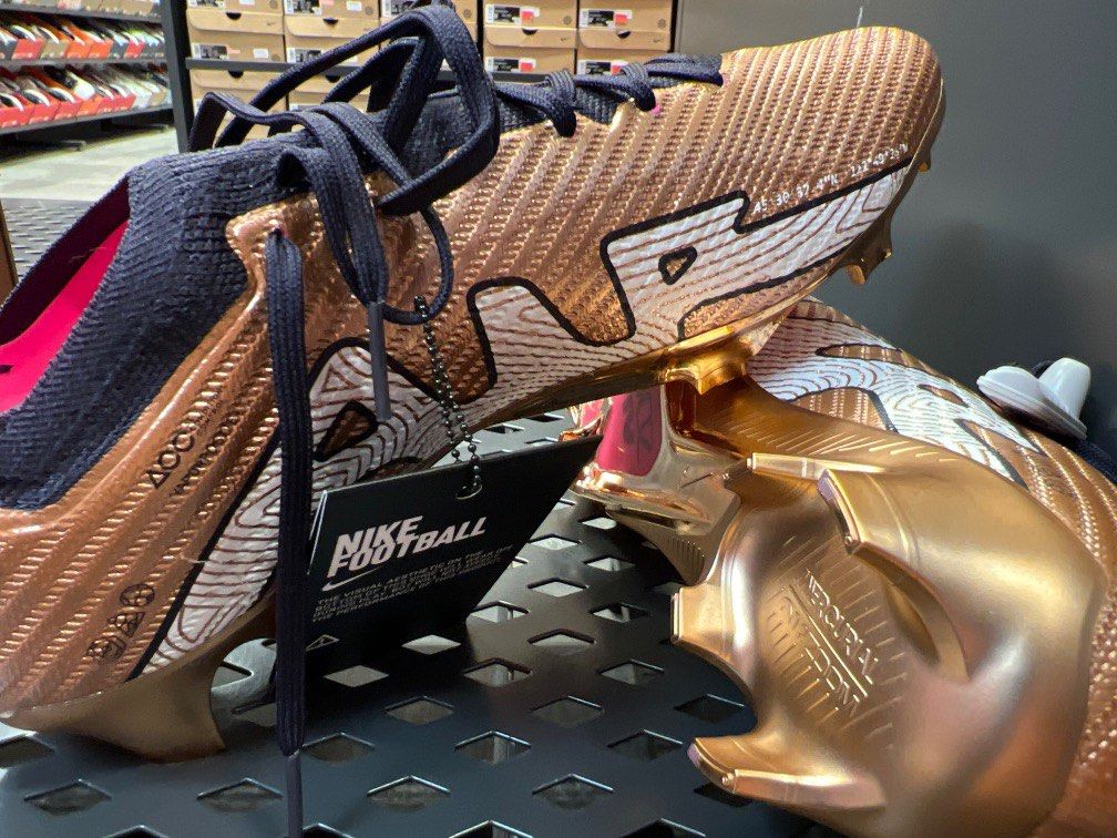 Nike zoom Vapor 15 Elite FG (US10), Sports Equipment, Sports & Games ...