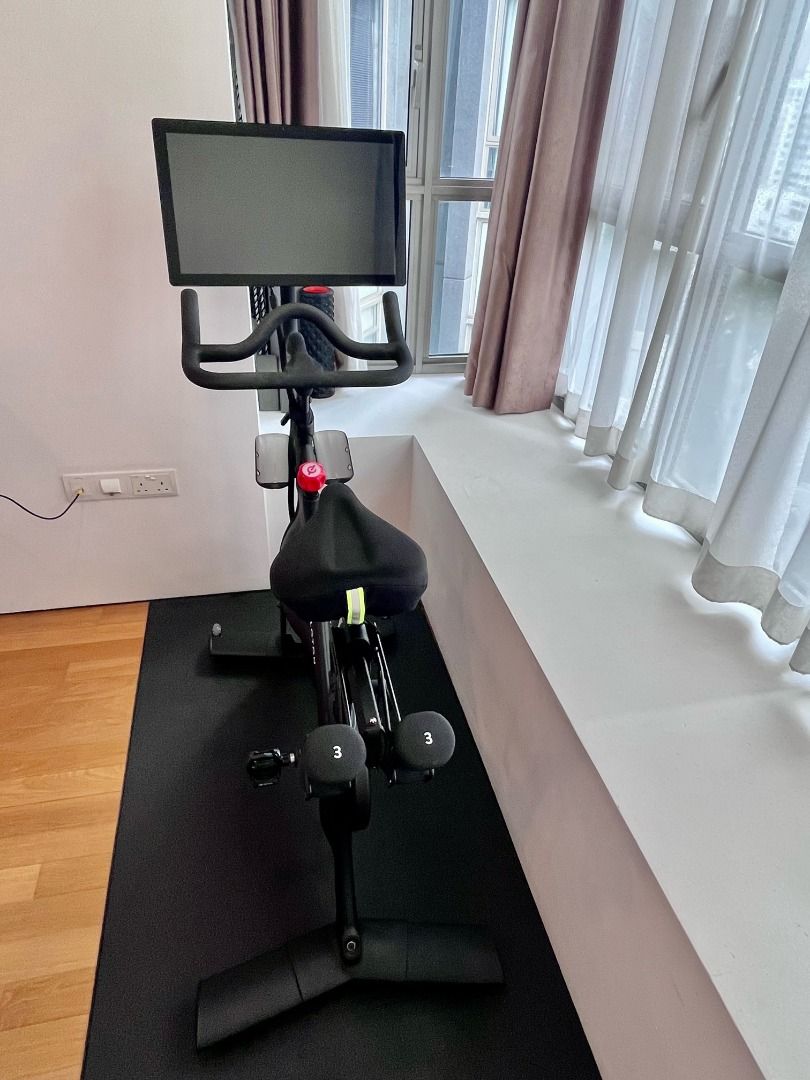 Peloton Original Bike, Sports Equipment, Exercise & Fitness, Cardio ...