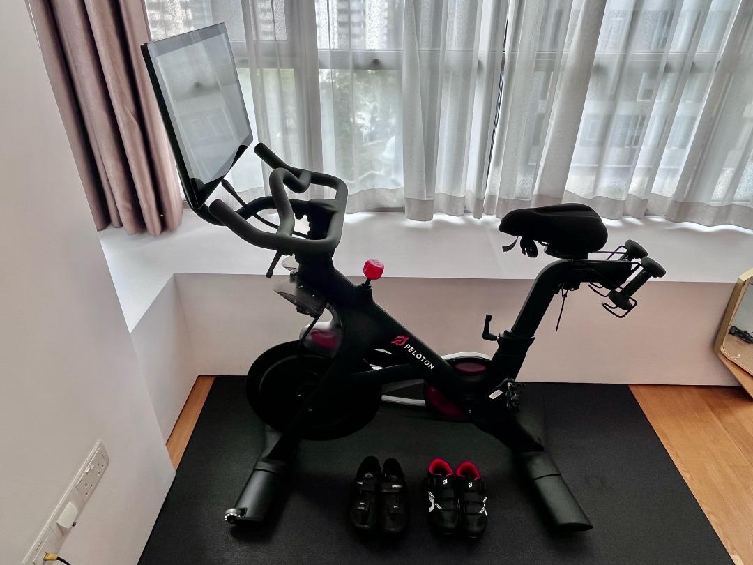 Peloton Original Bike, Sports Equipment, Exercise & Fitness, Cardio ...
