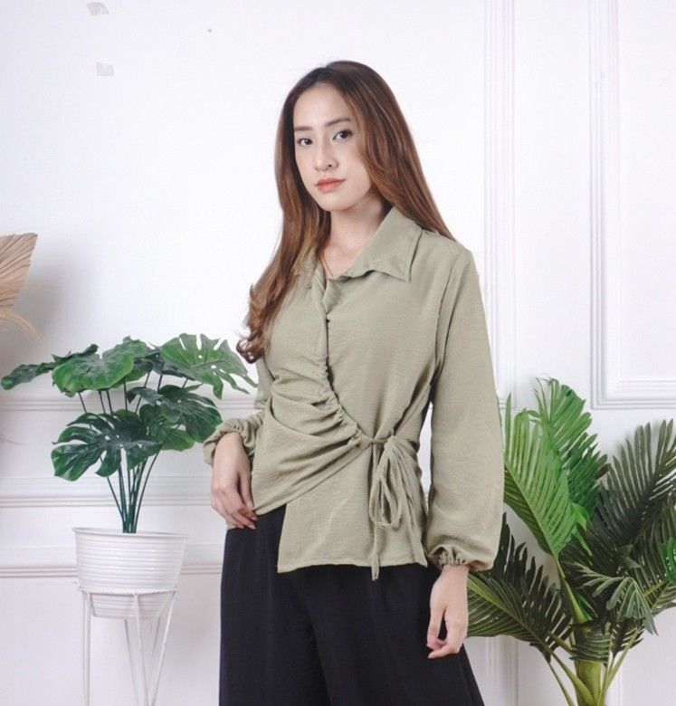 Silfa top kemeja serut samping crincle airflow - sage green , Fesyen Wanita, Pakaian Wanita ...